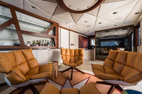 Flying Manta Yacht | NQEA Yacht Flying Manta | Y.CO